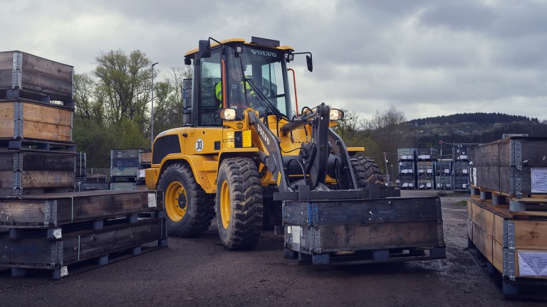 Operators benefit from faster work cycles and maneuverability on Volvo ...