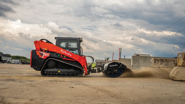Compact equipment for roadbuilding